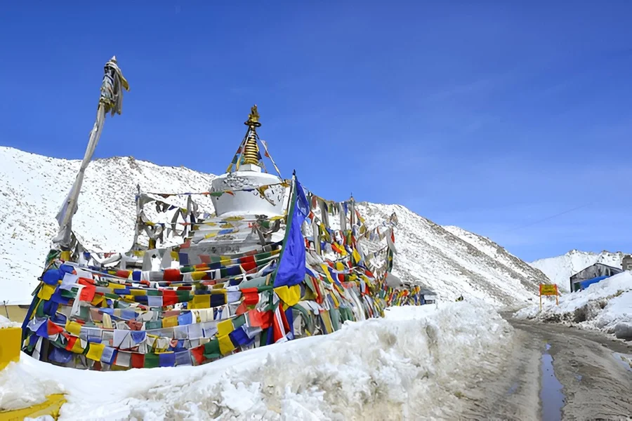 Chang La Pass, Ladakh: Best Time to Visit & Travel Tips