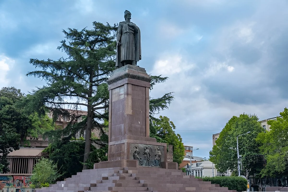 Shota Rustaveli Statue, Georgia: Best Time to Visit & Travel Tips